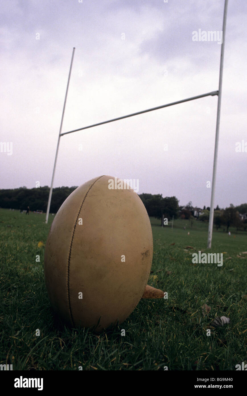 Rugby goal post hi-res stock photography and images - Alamy