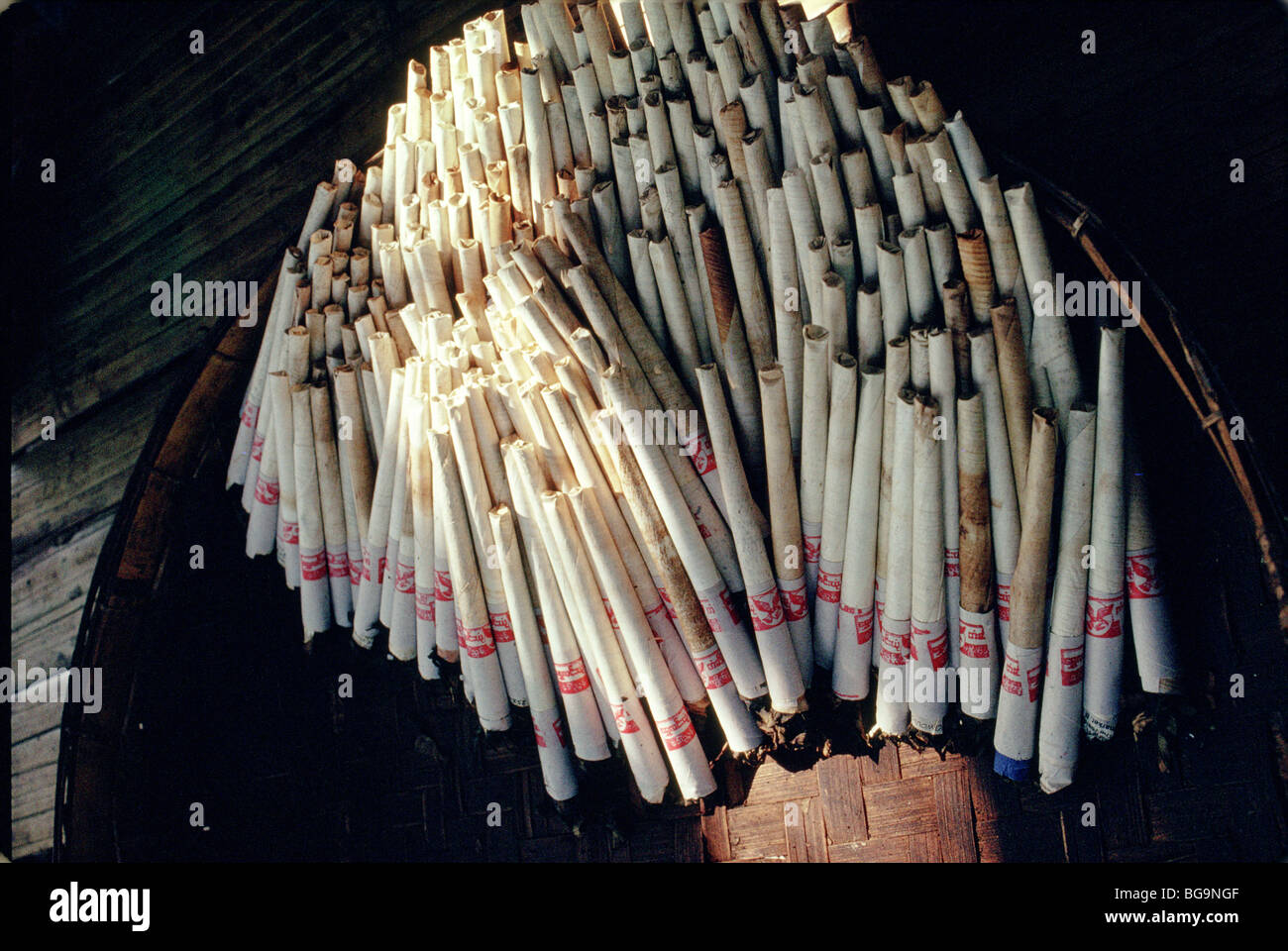 Multiple Cigarettes High Resolution Stock Photography and Images - Alamy