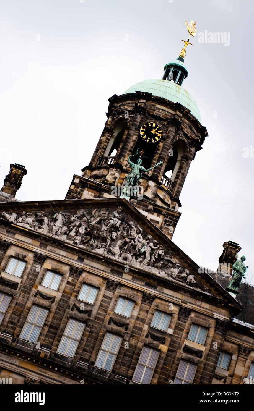 Cathedral in europe hi-res stock photography and images - Alamy