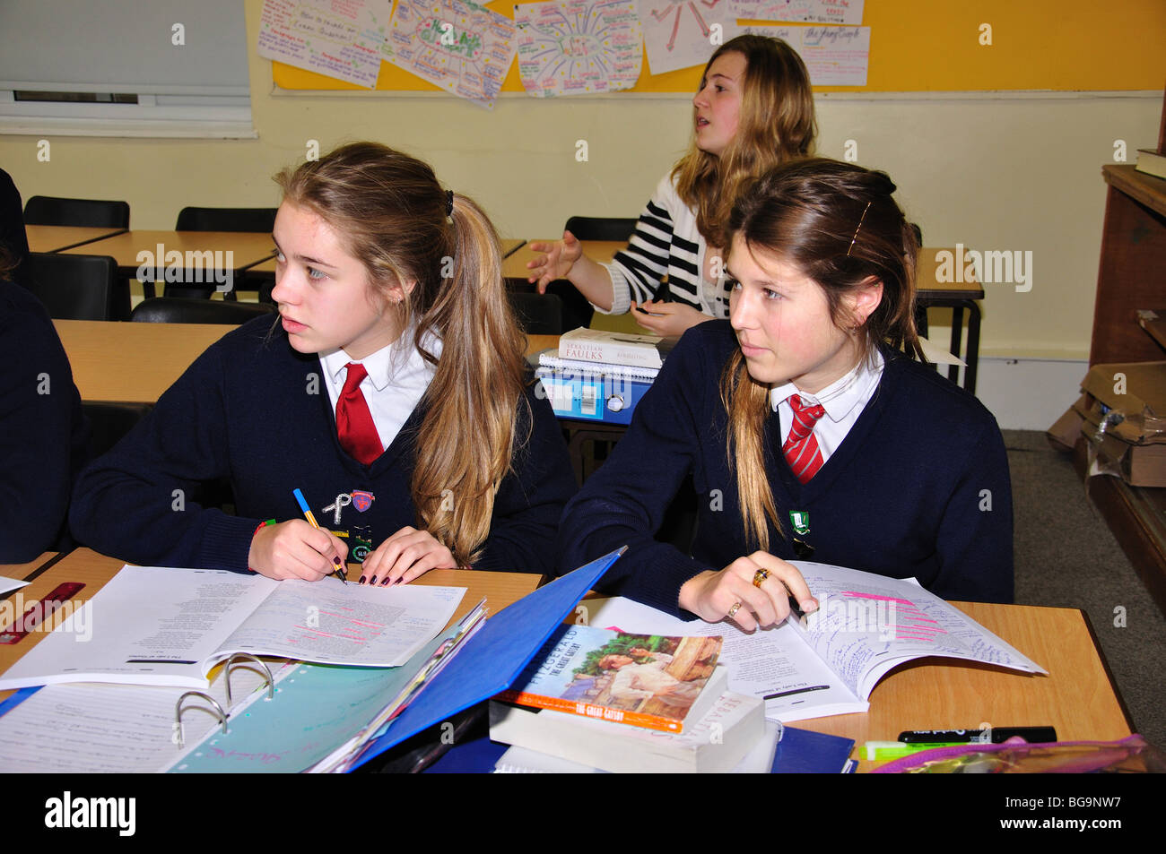 Secondary School Pupils London High Resolution Stock Photography and ...
