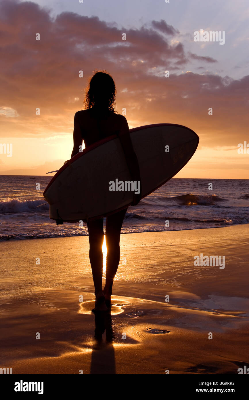 Girl with surfboard hi-res stock photography and images - Alamy