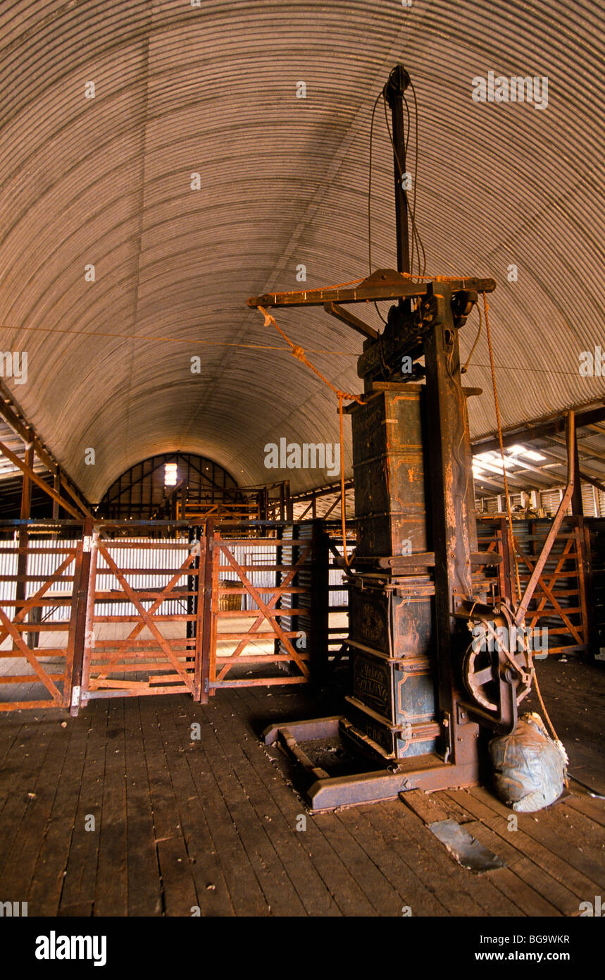 Old wool press in shearing shed, Western Australia Stock Photo - Alamy
