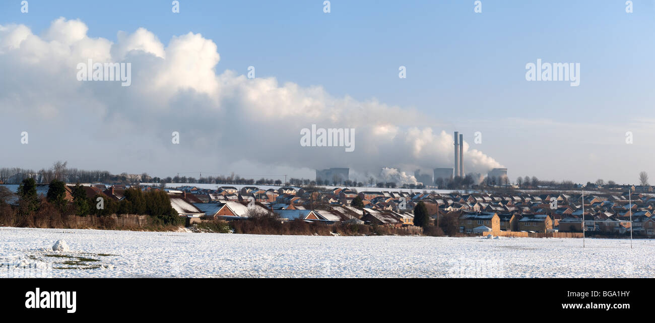 ferrybridge powerstation in winter from lady balk field, west yorkshire ...