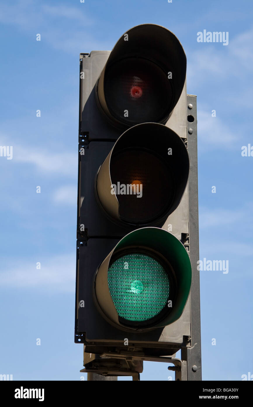 Green traffic lights hi-res stock photography and images - Alamy
