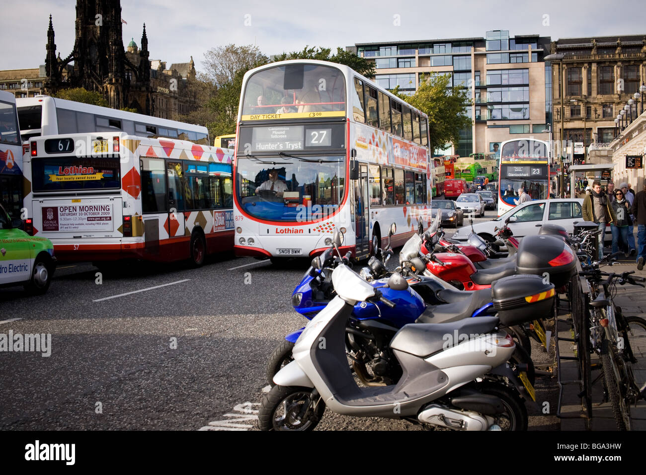 Edinburgh bus hi-res stock photography and images - Alamy