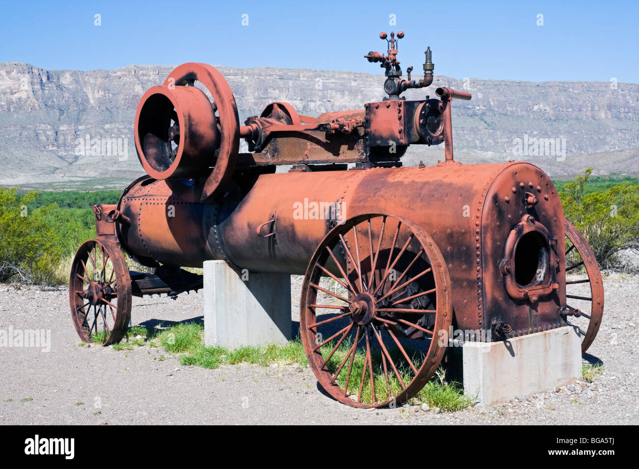Steam tractor equipment hi-res stock photography and images - Alamy