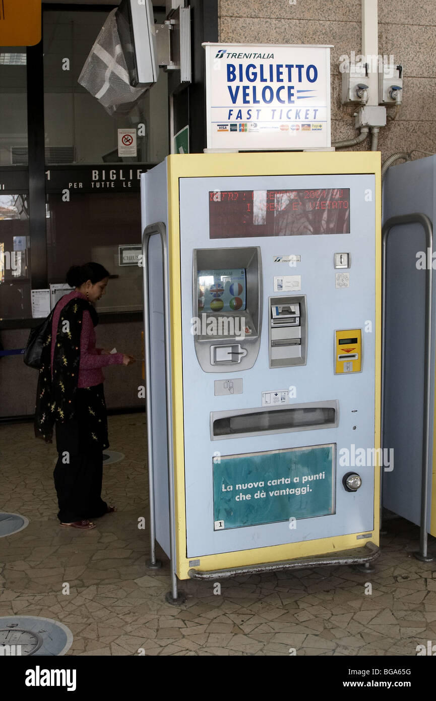 Platform Ticket Machine High Resolution Stock Photography and Images ...