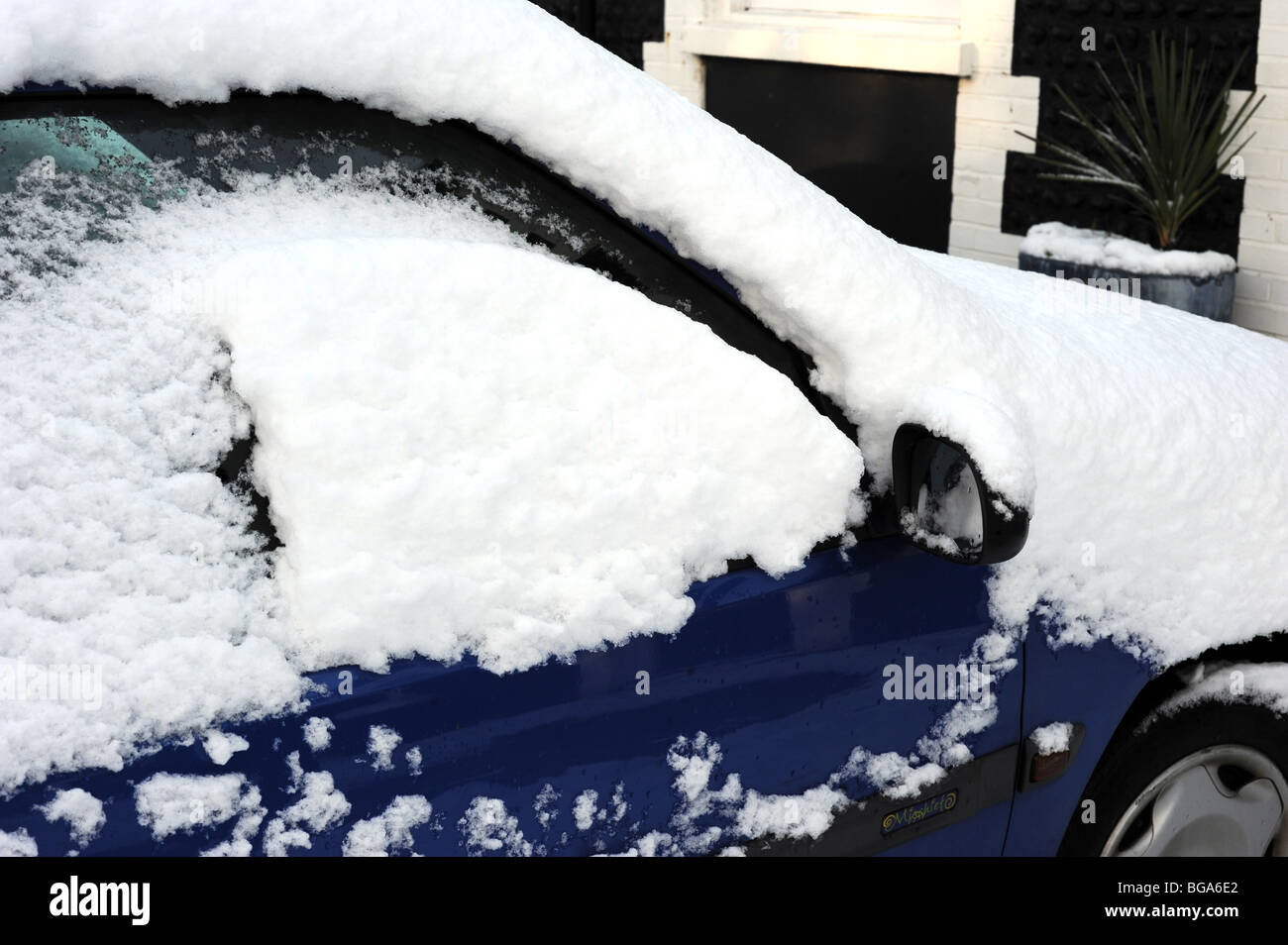 Parked cars car hi-res stock photography and images - Alamy