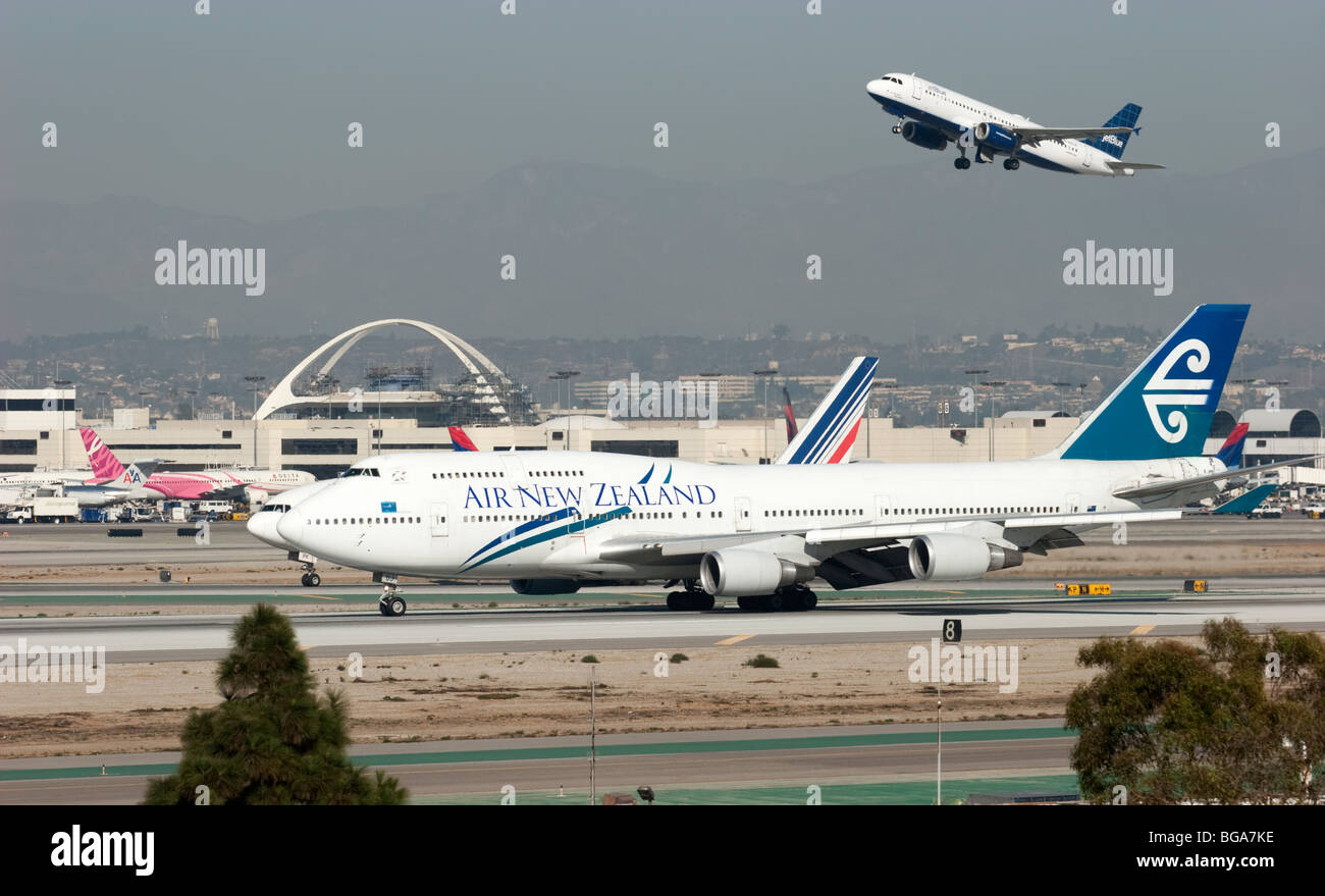 Boeing 747 airplane on the ground at LAX Stock Photo - Alamy