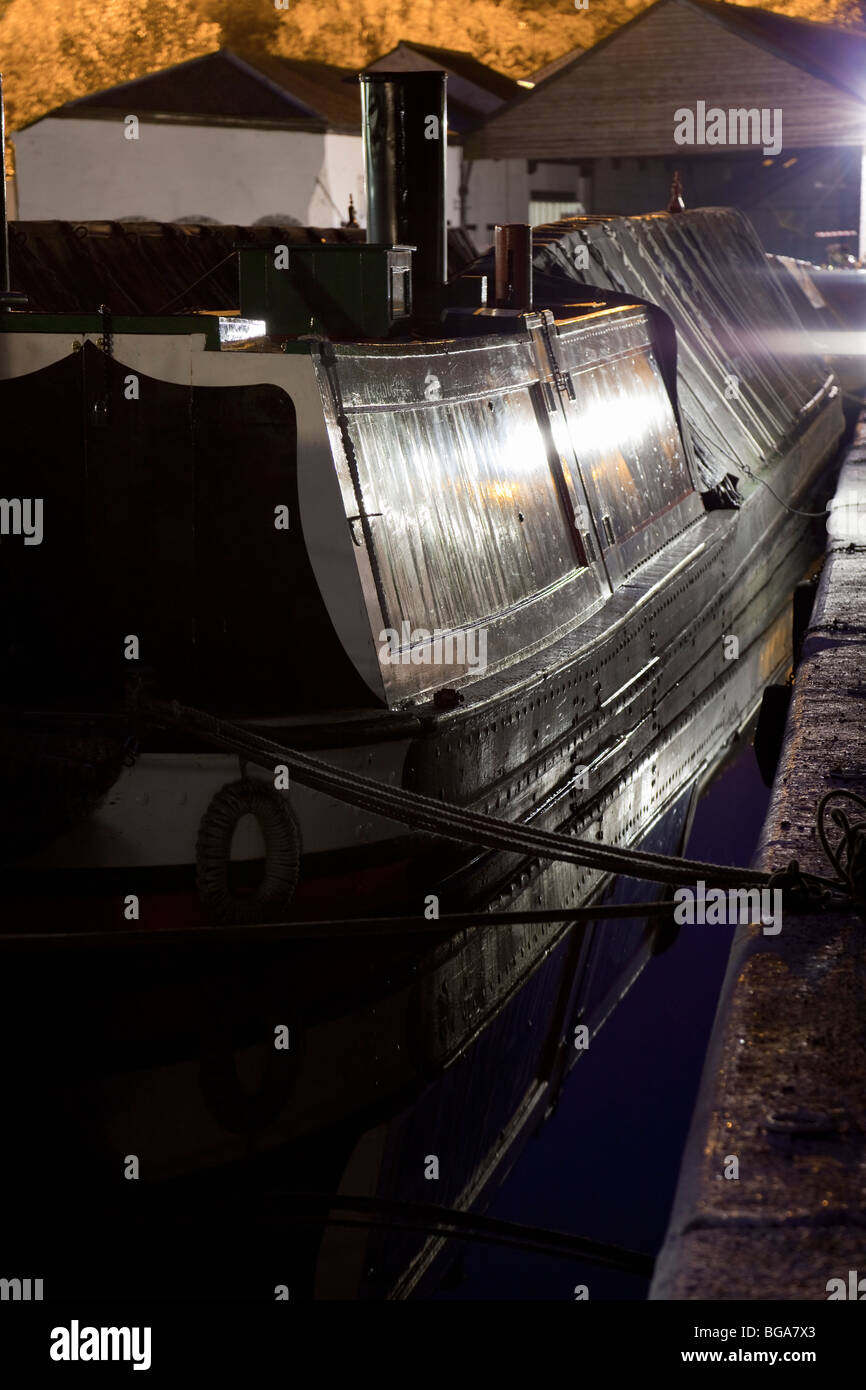 Narrowboat marina hi-res stock photography and images - Alamy