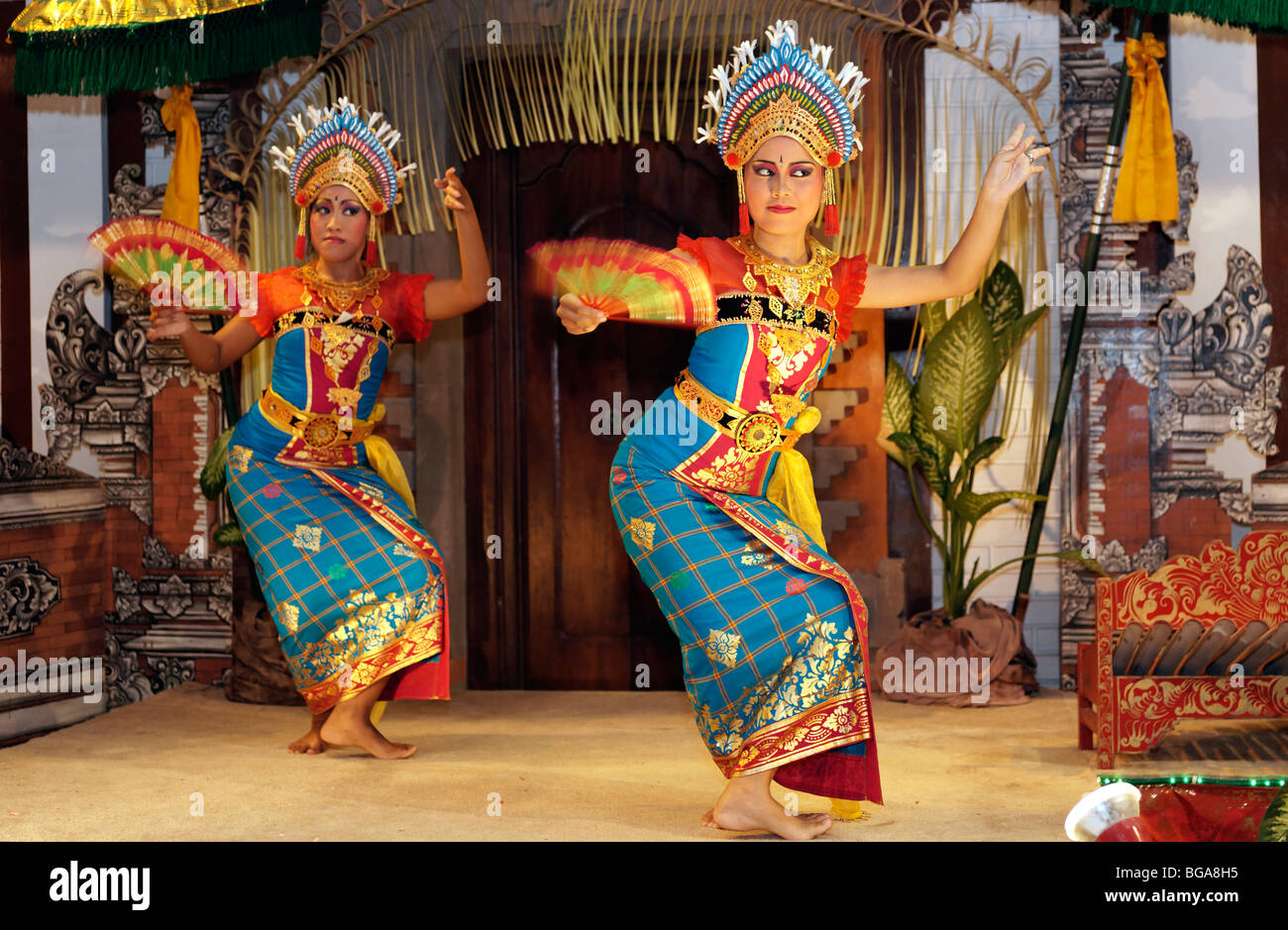 Balinese Traditional Dancers Stock Photo - Alamy