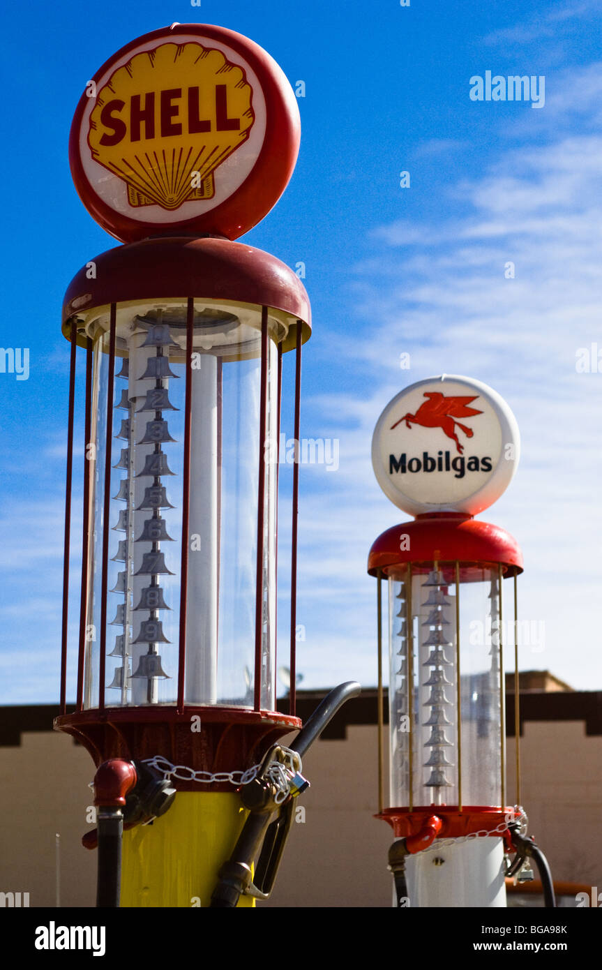 Vintage gas pumps hi-res stock photography and images - Alamy