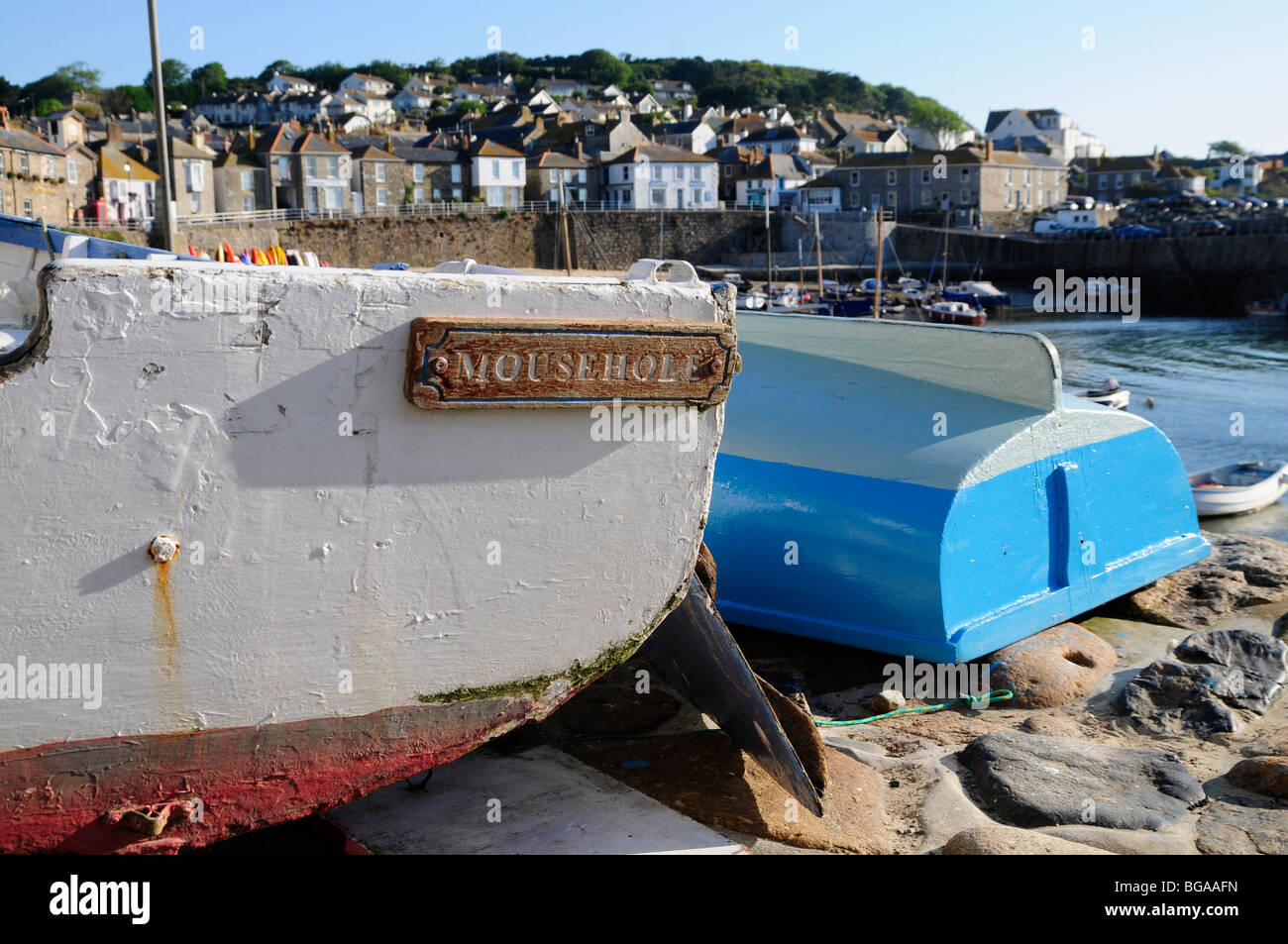 Boat sin Mousehole Harbour, Cornwall, England Stock Photo - Alamy