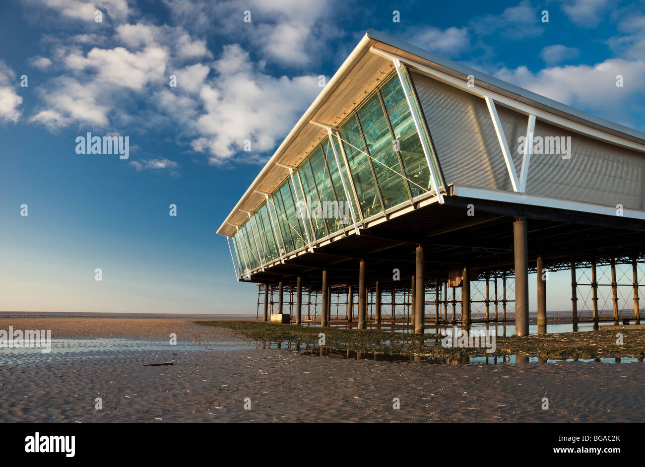 Southport beach and pier hi-res stock photography and images - Alamy