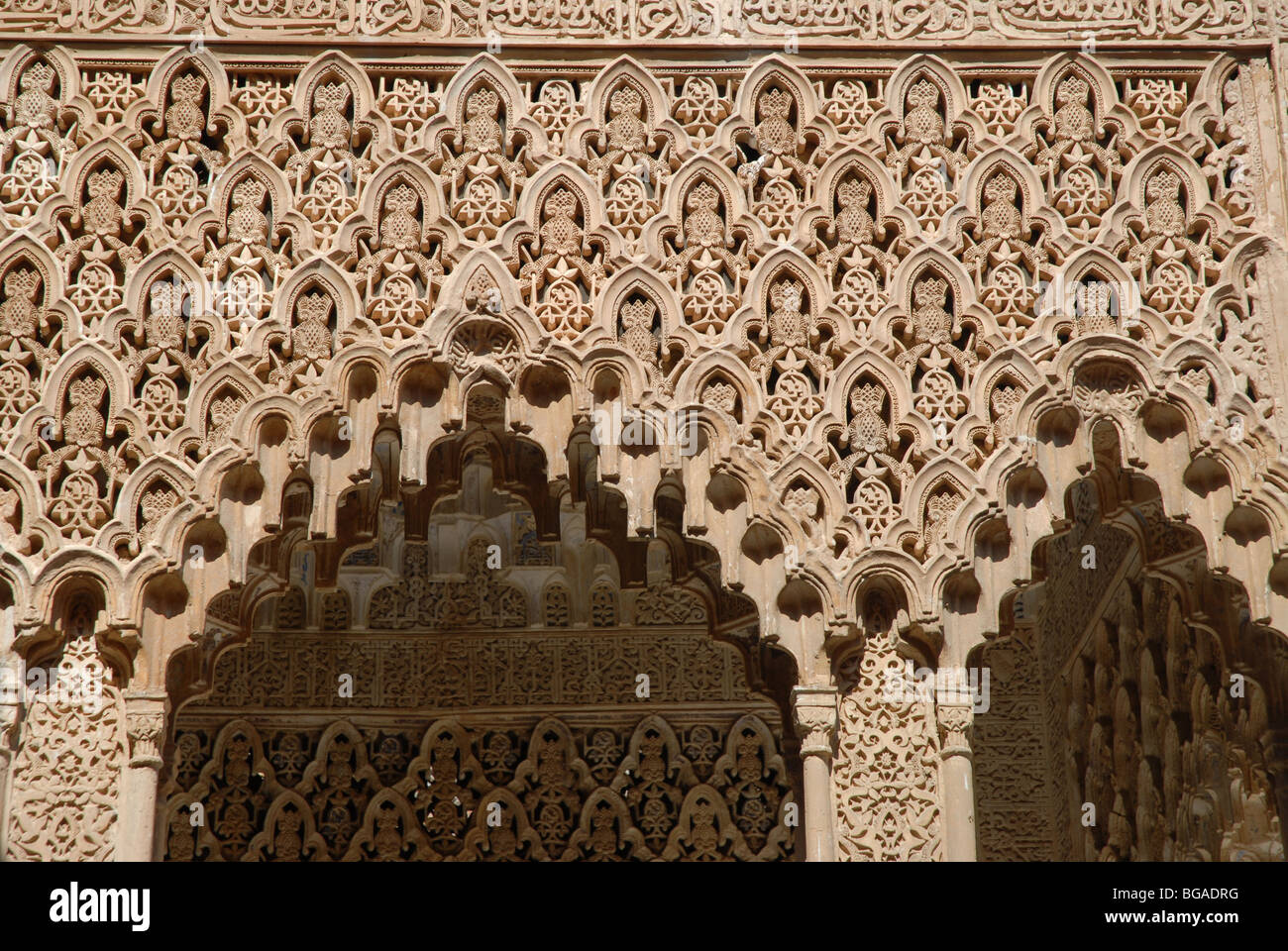 stucco work in The Courtyard of The Lions, The Alhambra, Granada ...