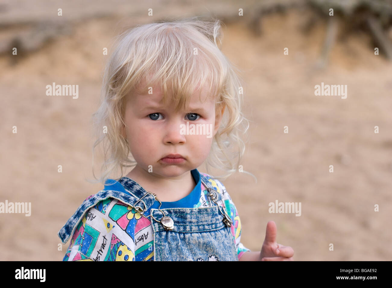 Close up girls eyes expressing hi-res stock photography and images - Alamy