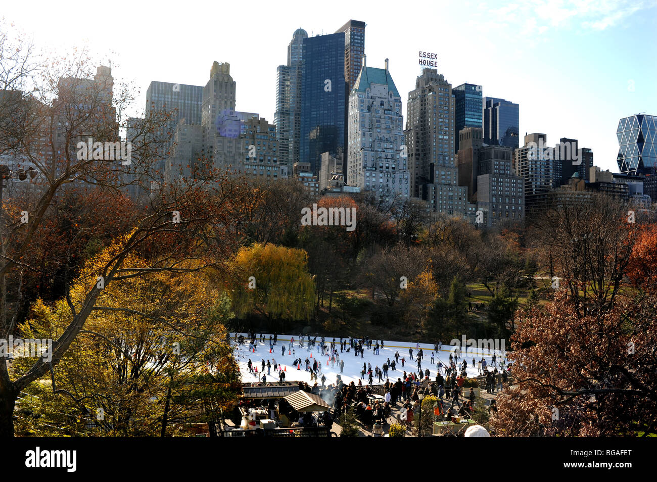 Christmas public ice skating hi-res stock photography and images - Alamy