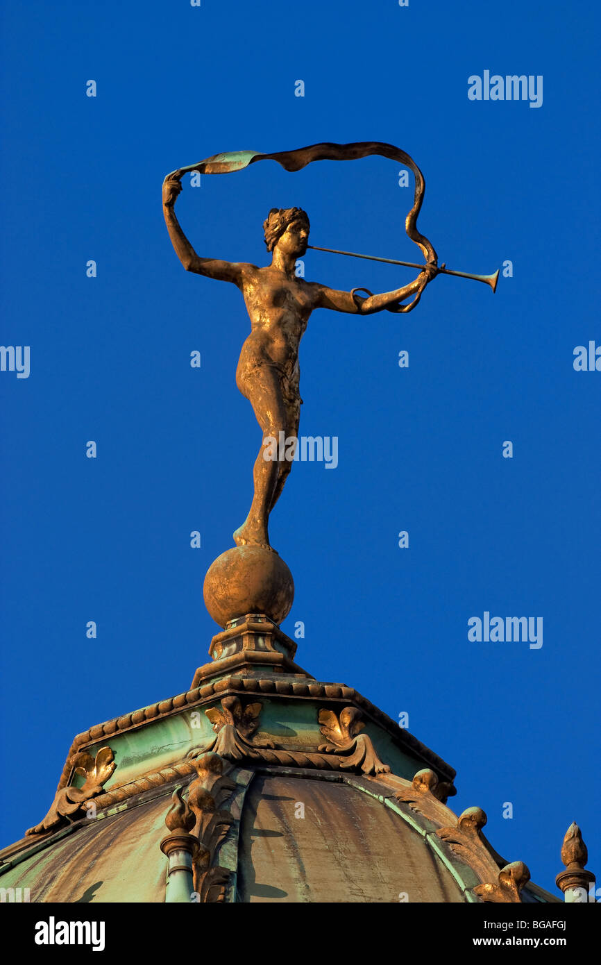 Europe Statue Brussels Stock Photos & Europe Statue Brussels Stock ...