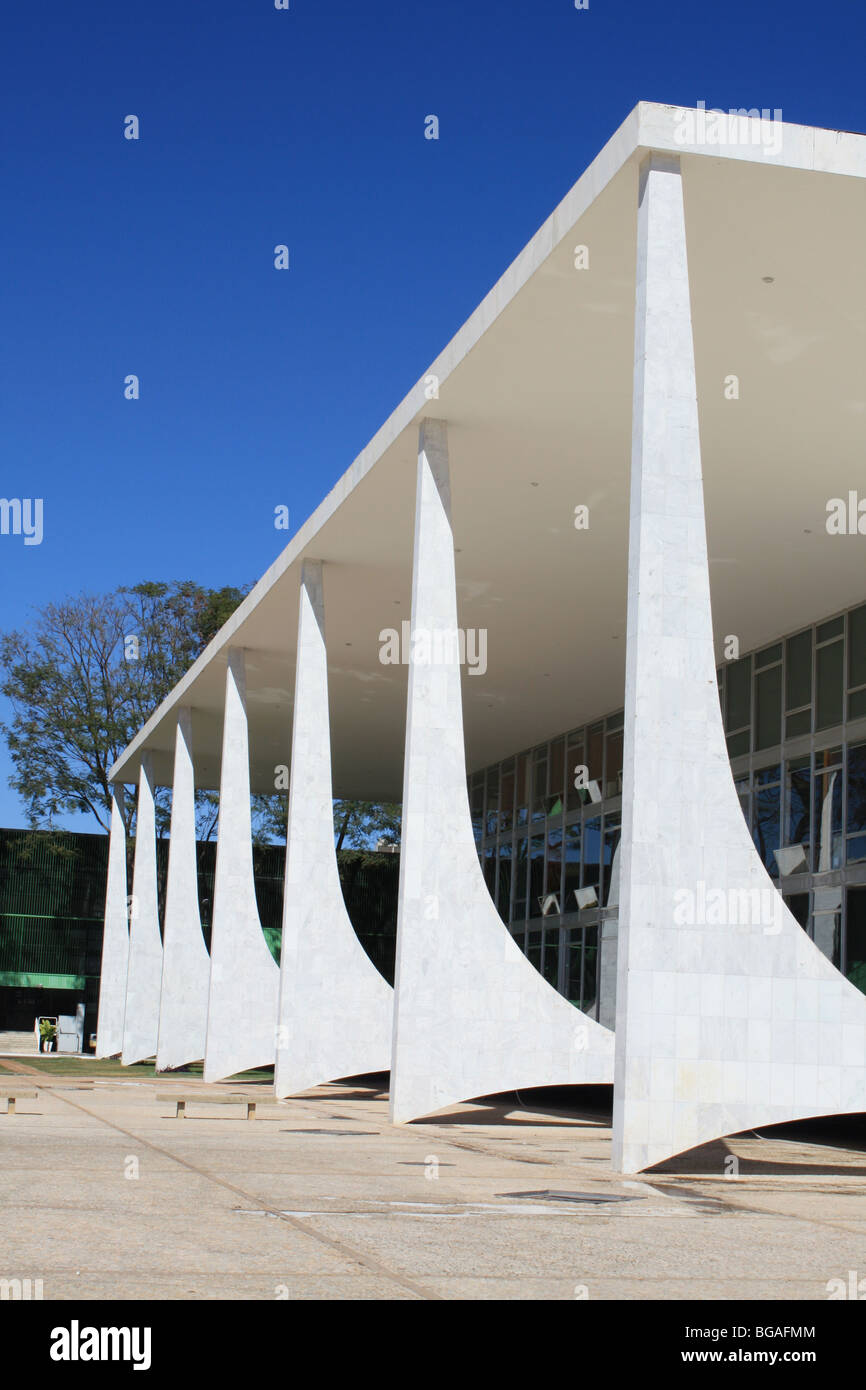 Supreme court tribunal supremo hi-res stock photography and images - Alamy