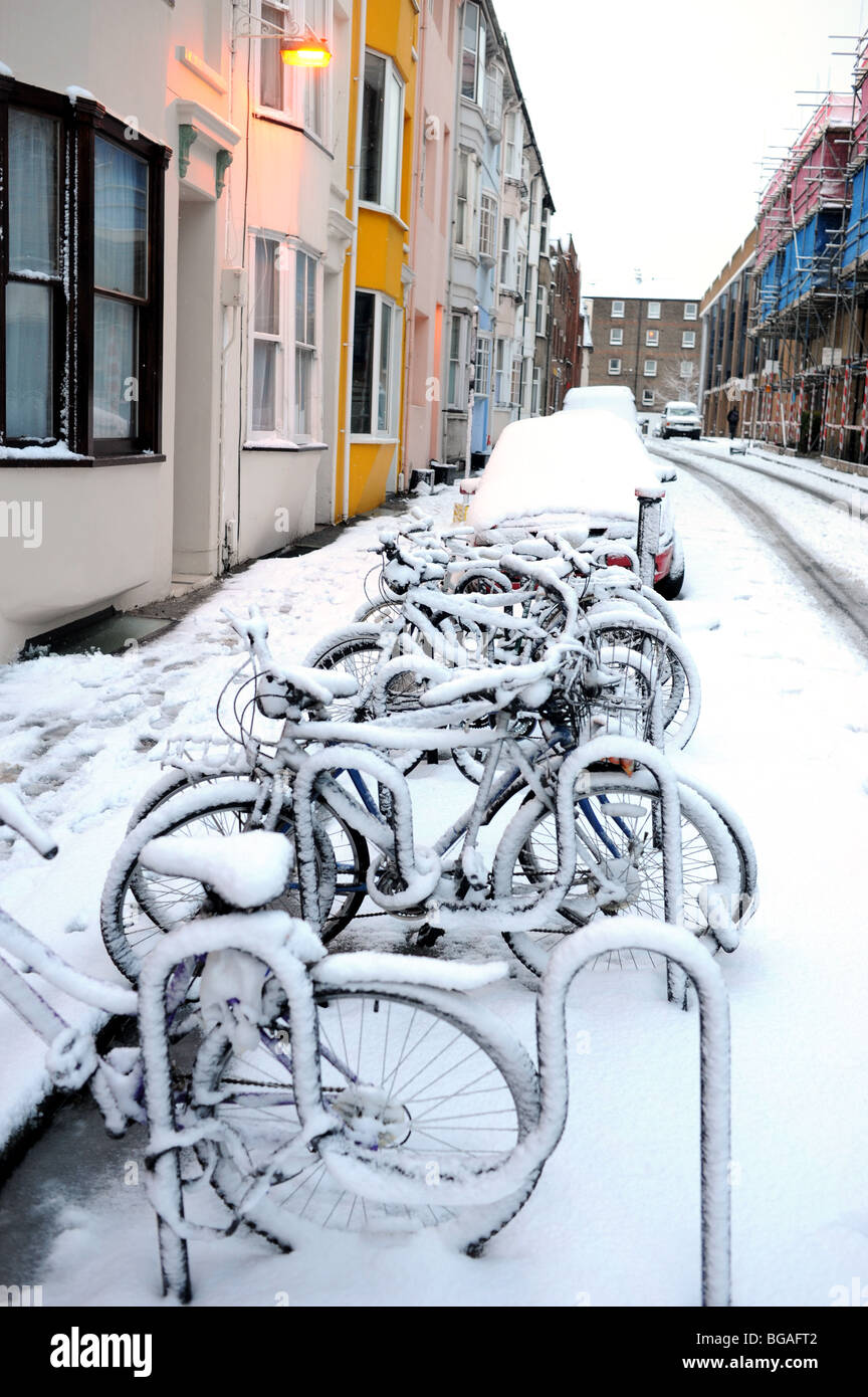 Street and houses covered in snow and ice hi-res stock photography and ...