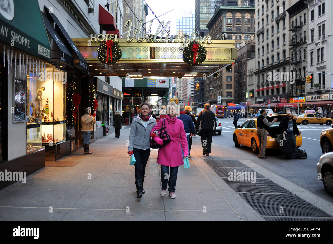 Seventh avenue new york hi-res stock photography and images - Alamy