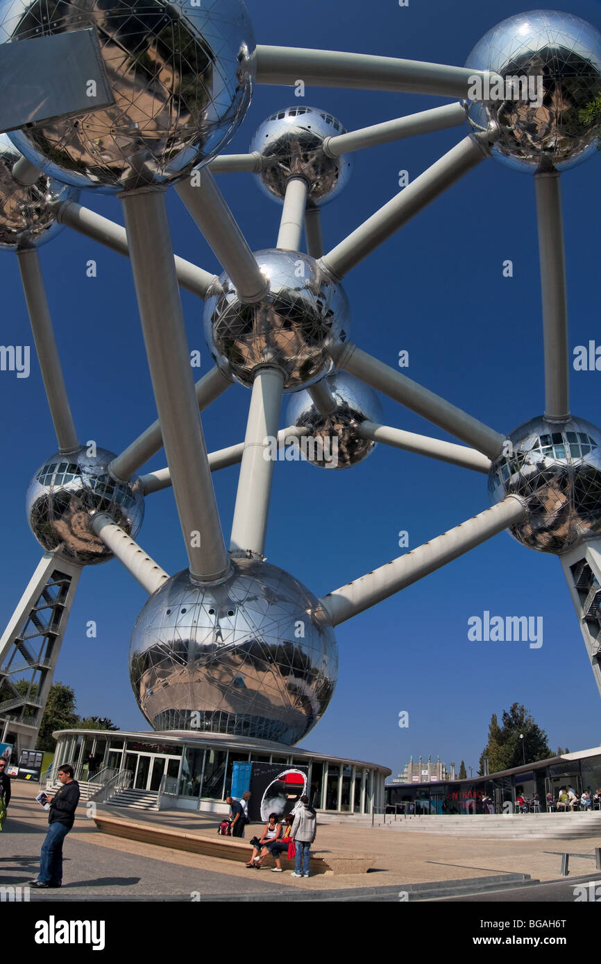 bruxelles building belgium brussels atomium art Stock Photo - Alamy