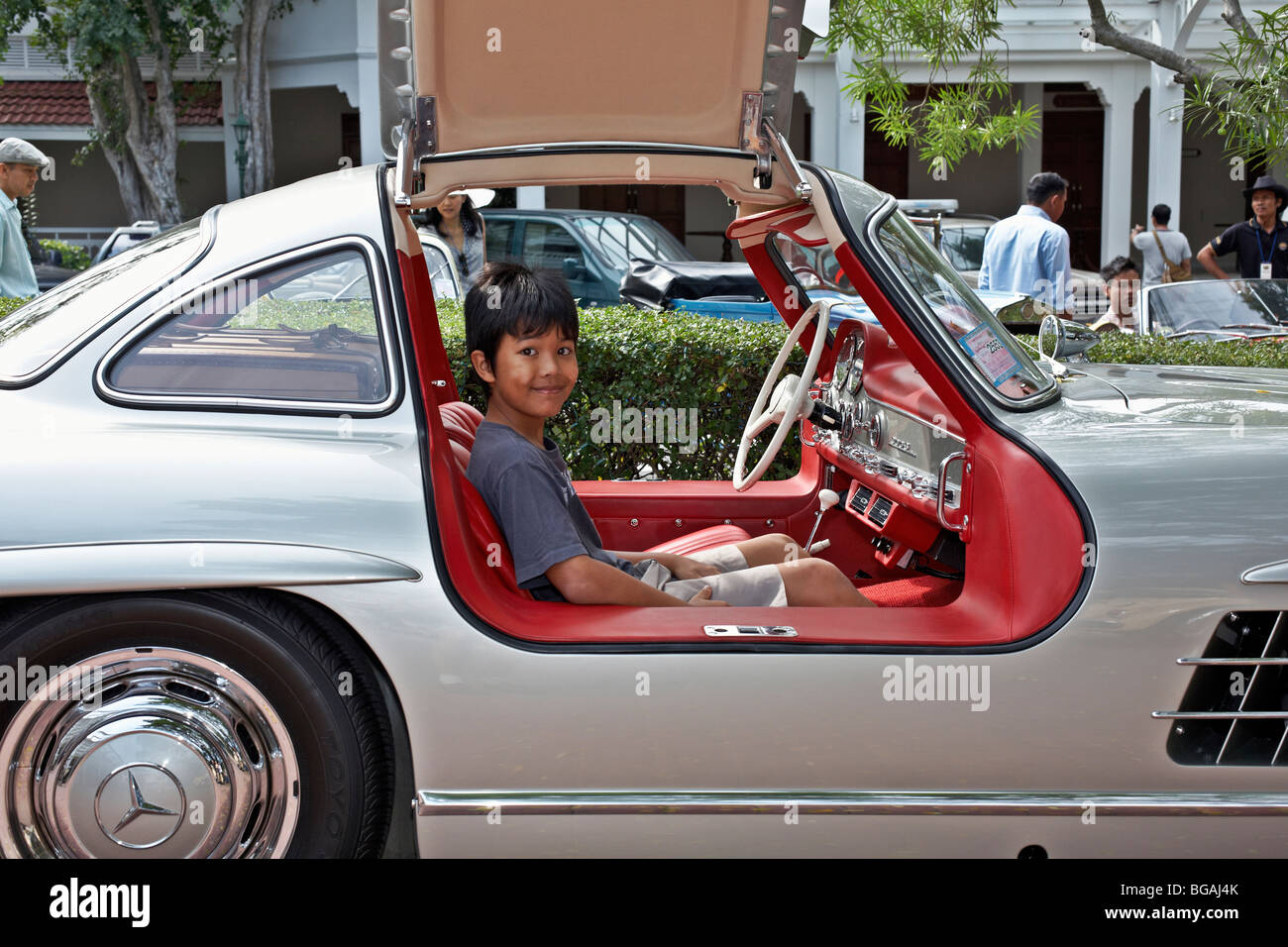 Sl 300 mercedes interior hi-res stock photography and images - Alamy