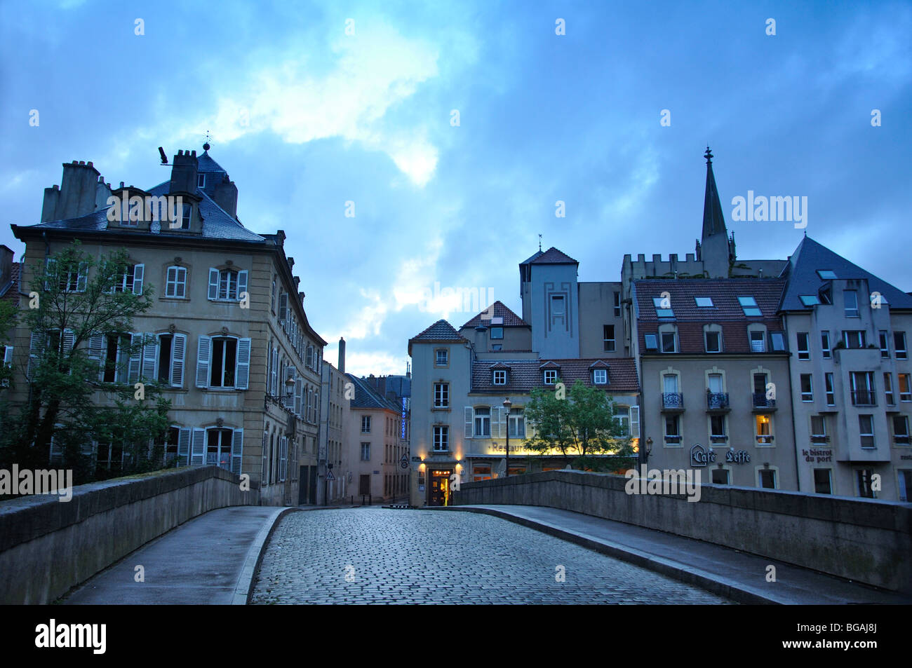 Metz france night hi-res stock photography and images - Alamy