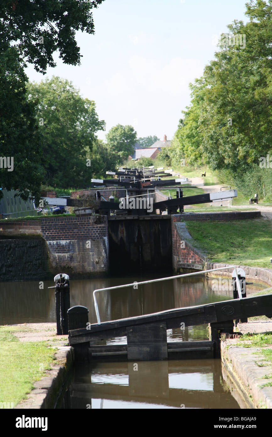 Traditional narrowboat barge entering lock hi-res stock photography and ...