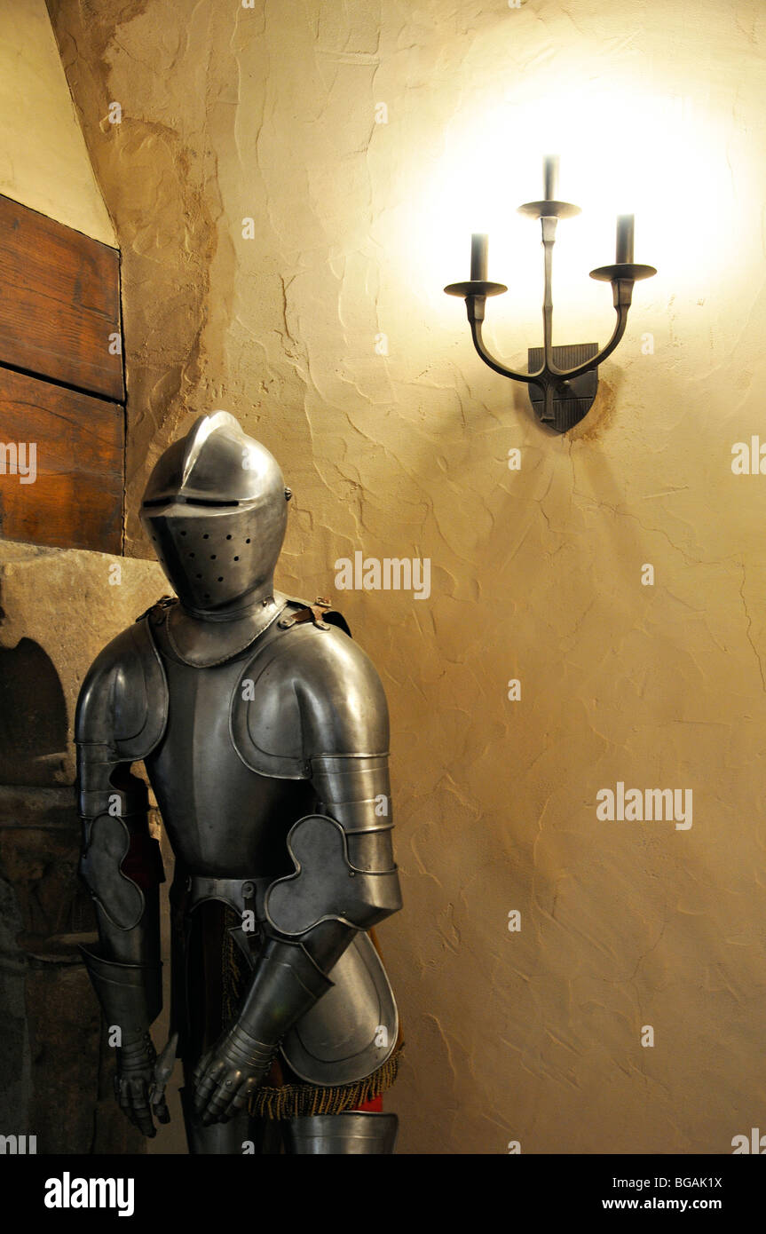 Castle armour armor medieval hi-res stock photography and images - Alamy