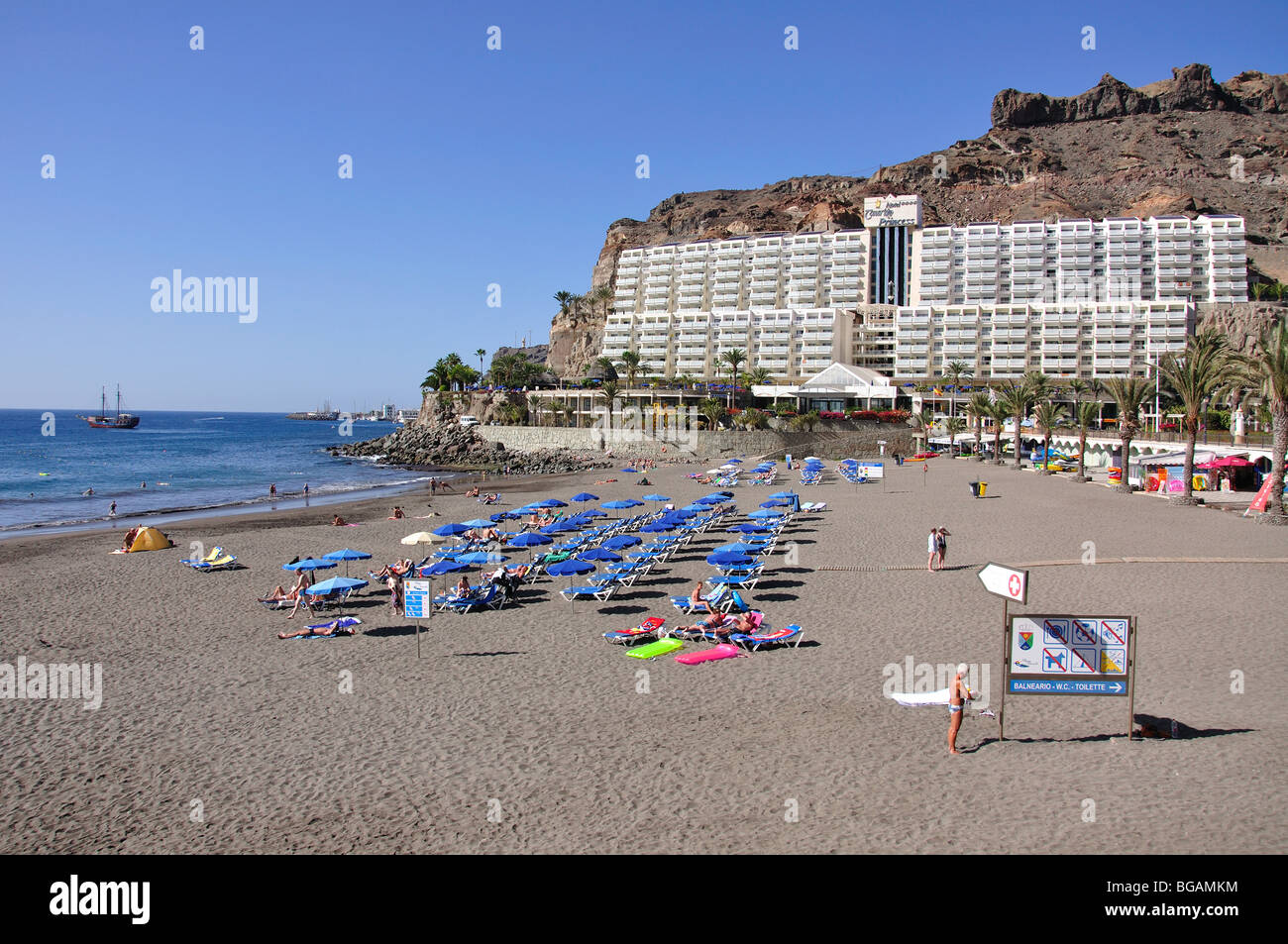 Playa taurito beach gran canaria hi-res stock photography and images ...