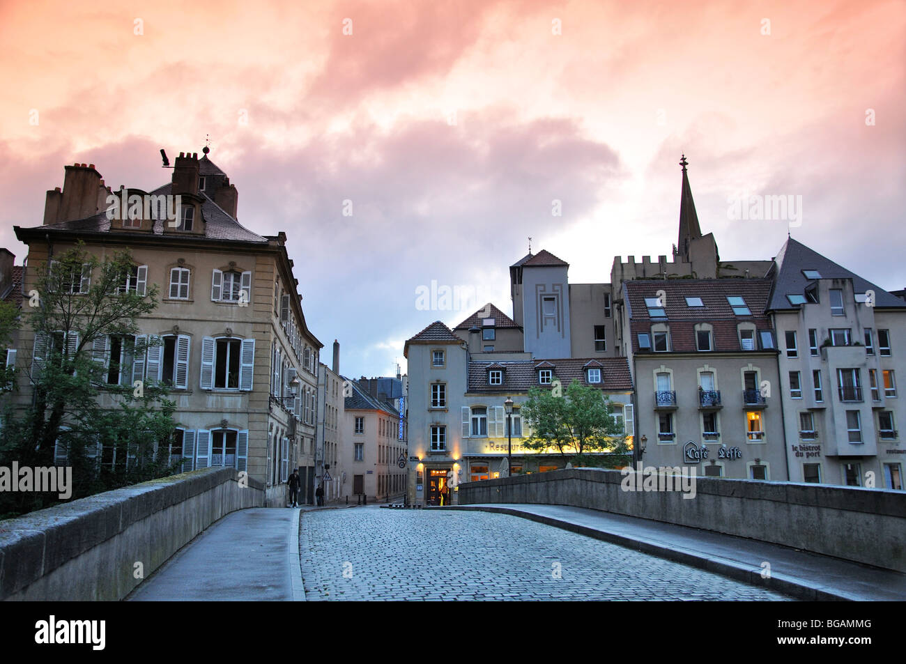 Metz france night hi-res stock photography and images - Alamy