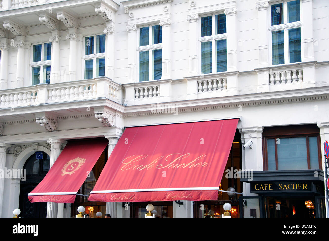 Sacher Cafe, Vienna, Austria Stock Photo - Alamy