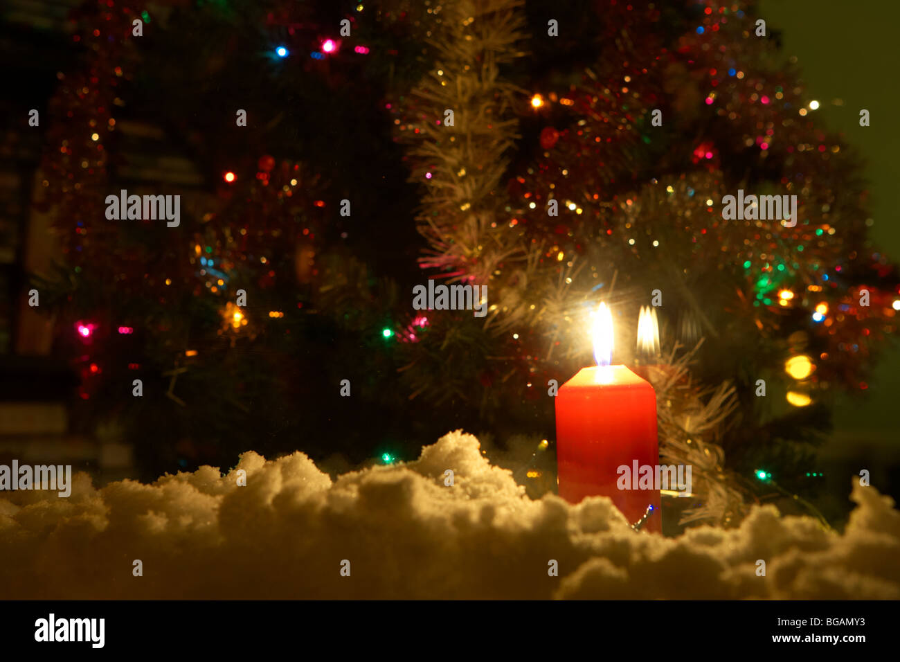 Candle window snow hi-res stock photography and images - Alamy