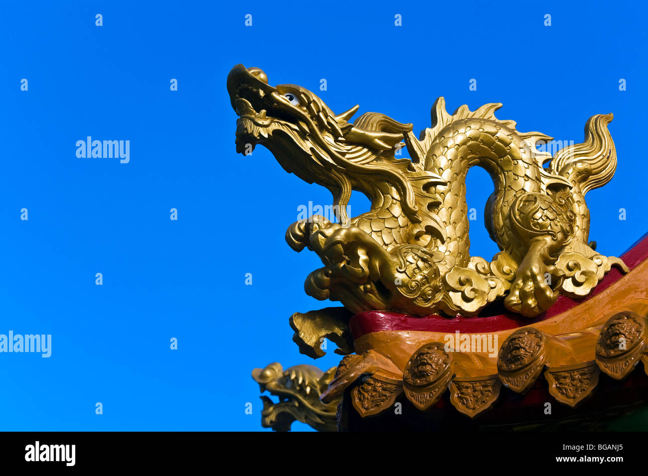 China, Taiwan, Kenting. Chinese Temple, dragon Stock Photo - Alamy