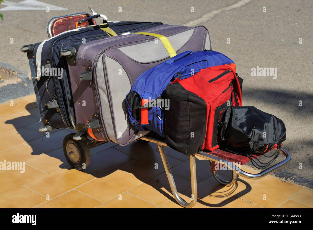 Hand trolley hi-res stock photography and images - Alamy