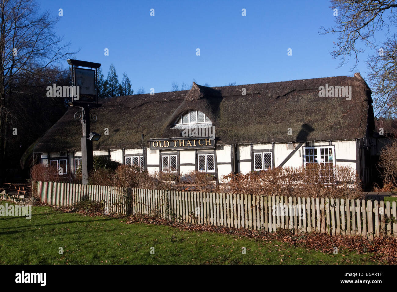 Old thatch hi-res stock photography and images - Alamy