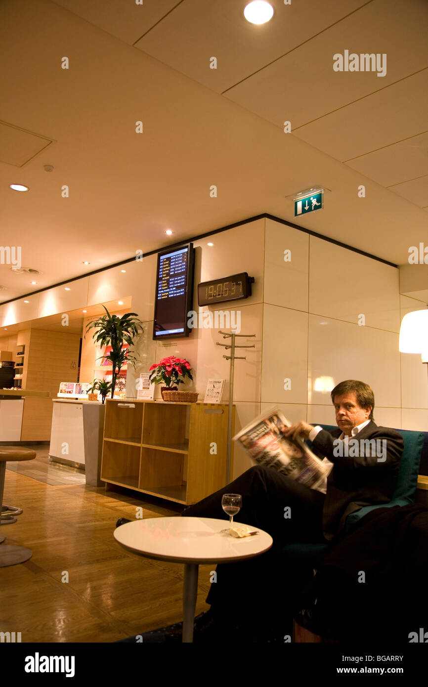 SAS lounge Heathrow Stock Photo - Alamy