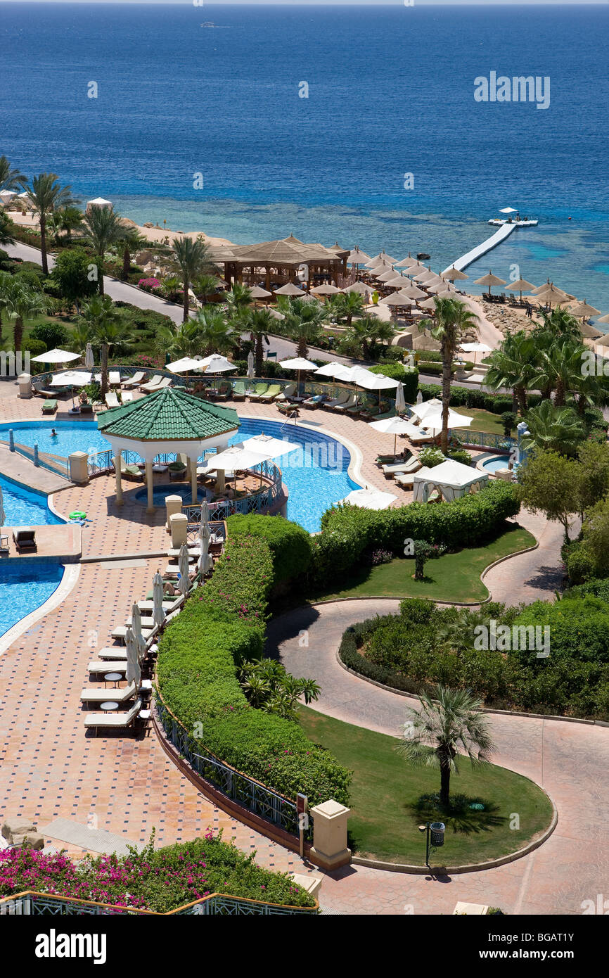 Swimming pool egypt hi-res stock photography and images - Alamy