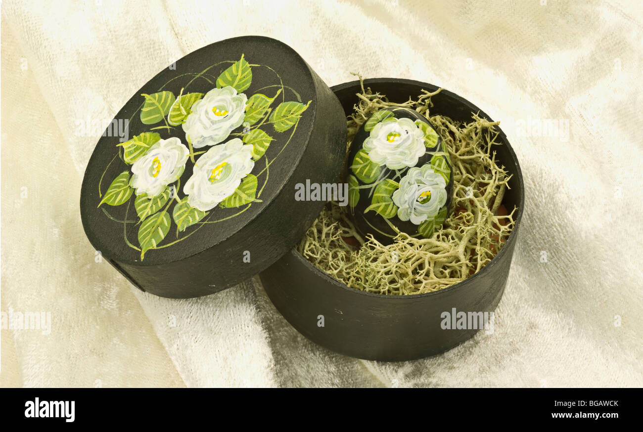 Easter egg with hand painted motives Stock Photo - Alamy