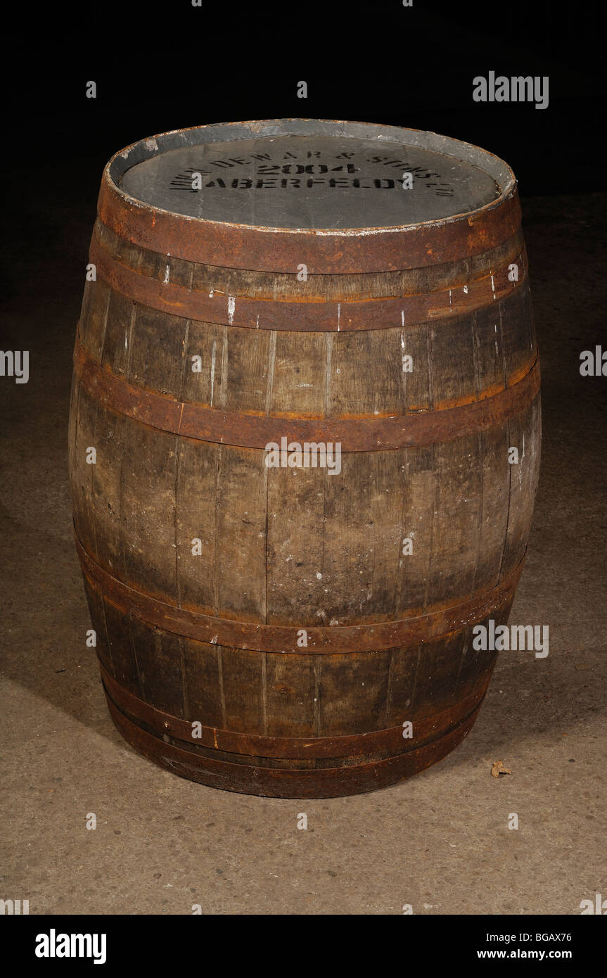 whisky barrel Stock Photo - Alamy