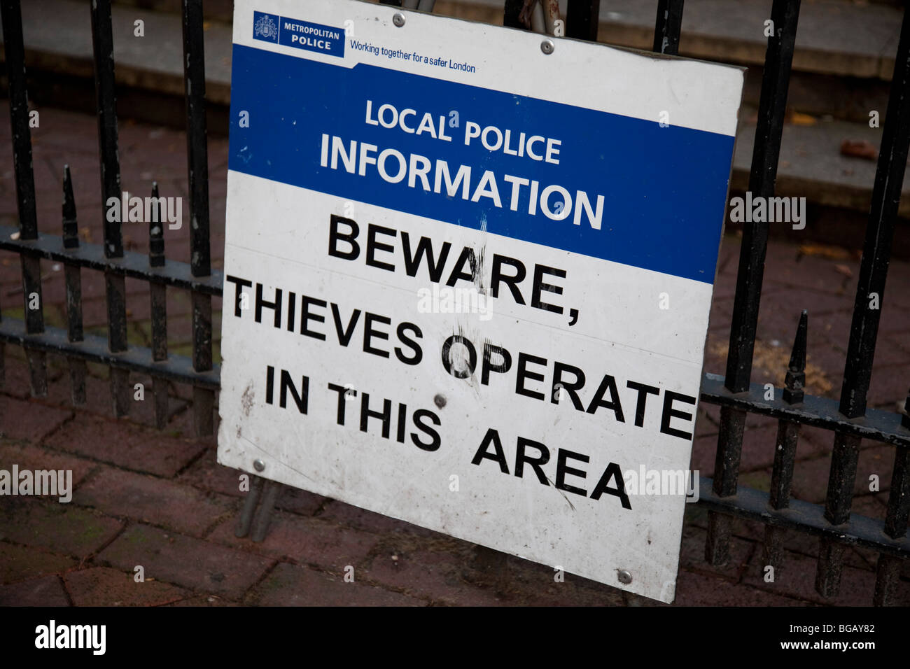 Warning to thieves sign hi-res stock photography and images - Alamy