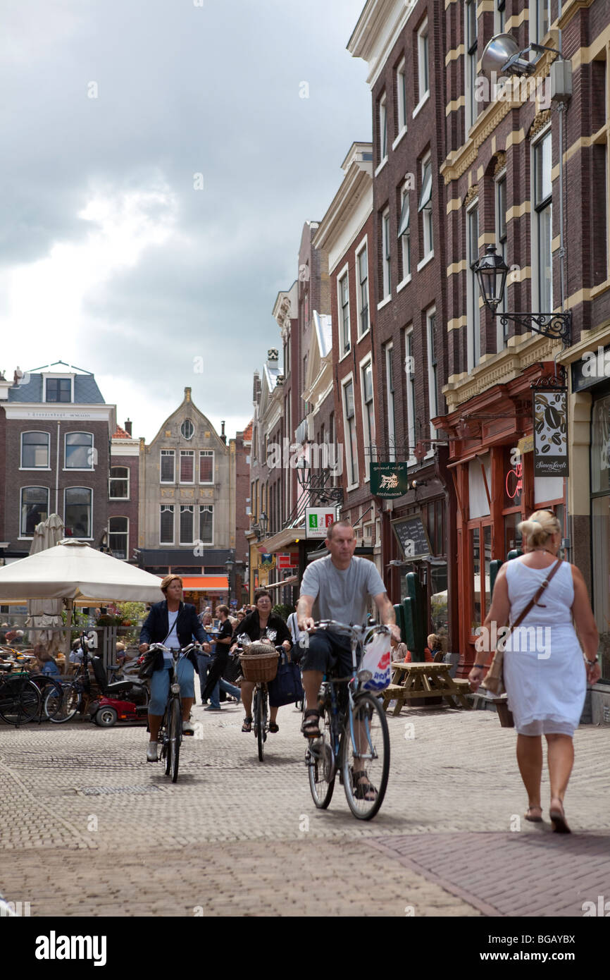 Shopping for delft hi-res stock photography and images - Alamy