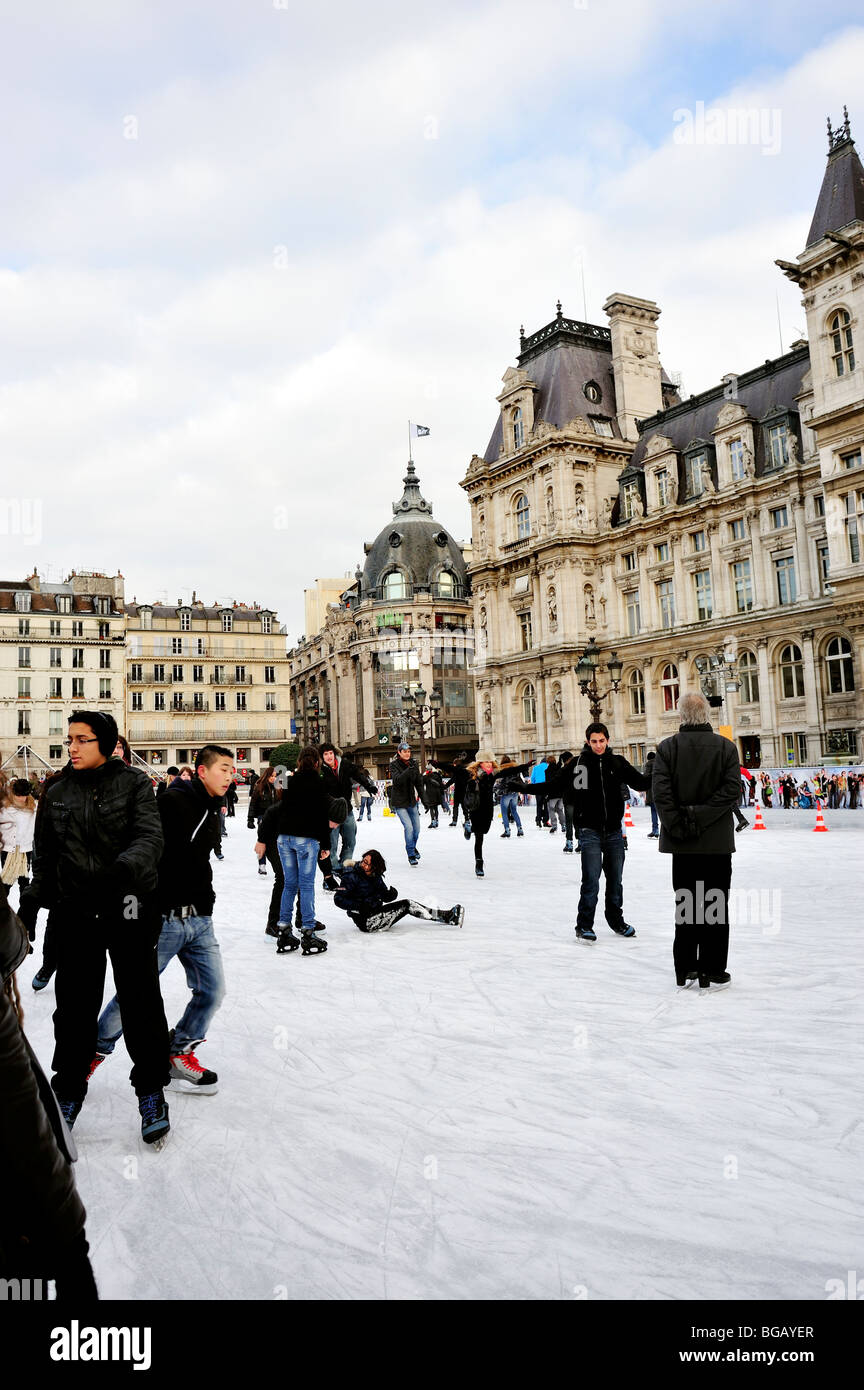 Paris, France, Young People Ice Skate outdoors outdoor ice rink, WINTER ...