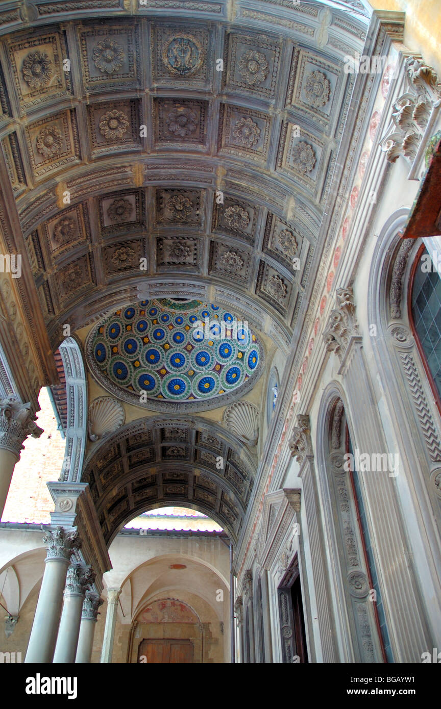 Pazzi chapel carving hi-res stock photography and images - Alamy