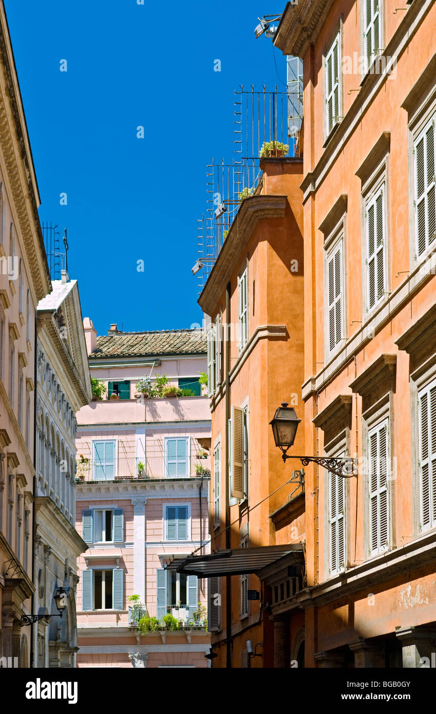 Roman side streets hi-res stock photography and images - Alamy