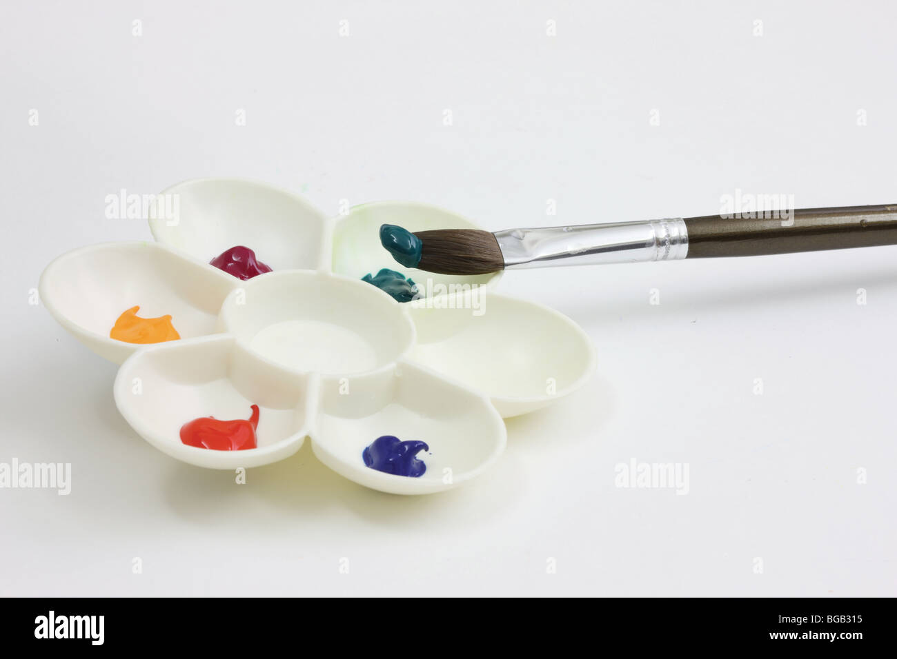 Palette and paintbrush Stock Photo - Alamy