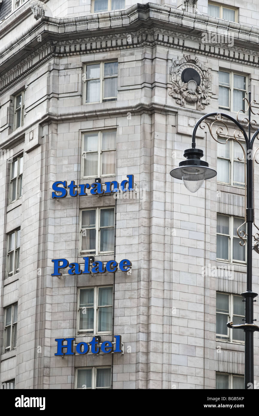 Strand palace hotel hi-res stock photography and images - Alamy