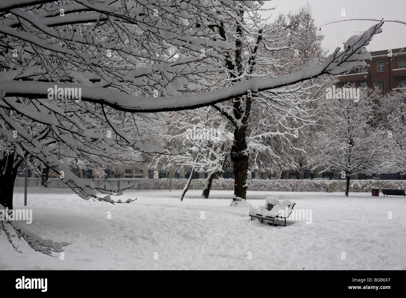 Milan snowfall hi-res stock photography and images - Alamy
