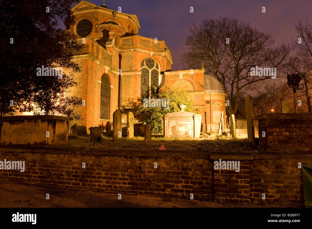 night time at the church Stock Photo - Alamy